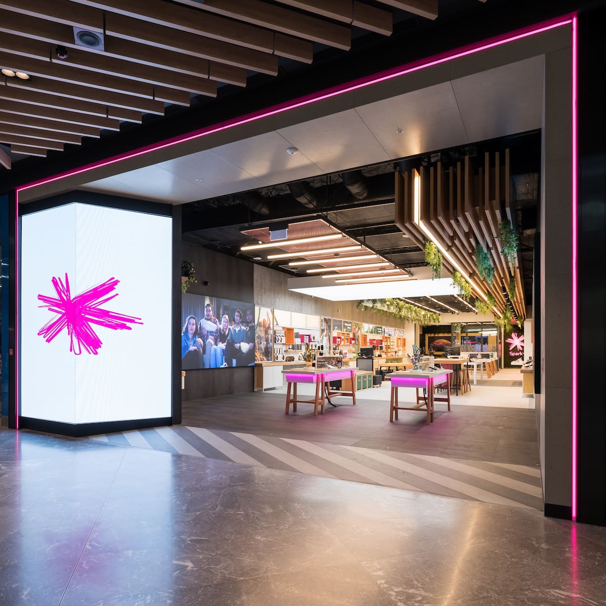 Spark SIM Cards and eSIM: 2025 Detailed Guides for Tourists